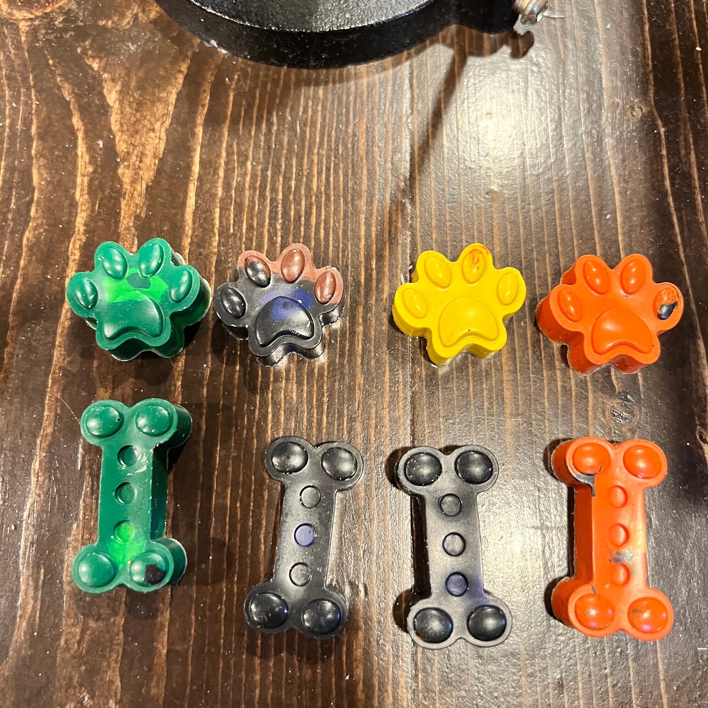 Crayons. Dog Paw Print and Dog Bone Shaped Crayons. Handmade. Set of 10 ...