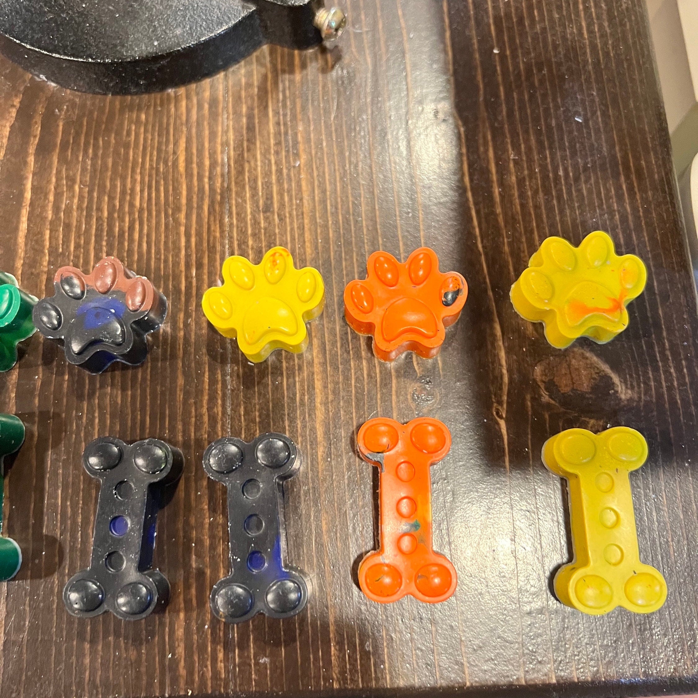 Crayons. Dog Paw Print and Dog Bone Shaped Crayons. Handmade. Set of 10 ...