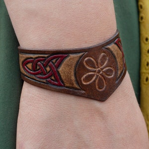 Celtic Knot Bracelet for Druid Cosplay. Forest Elven Jewelry. Leather ...