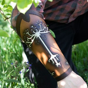 Aragorn's Bracer With the Tree of Gondor. Vambrace for Lotr Cosplay ...