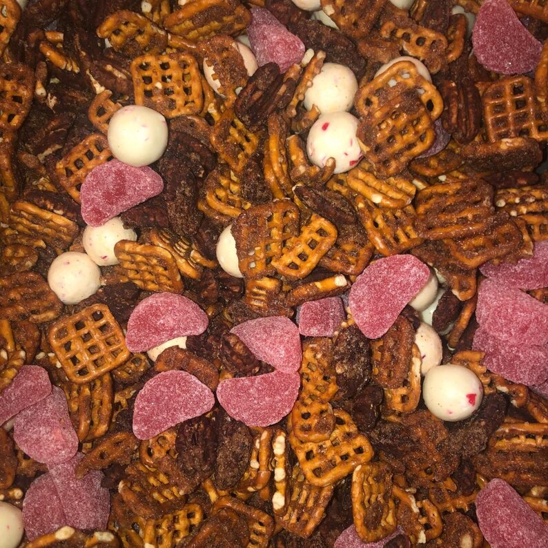Reindeer Poop Snack Mix – Chocolate Peppermint Holiday Treat (no ...
