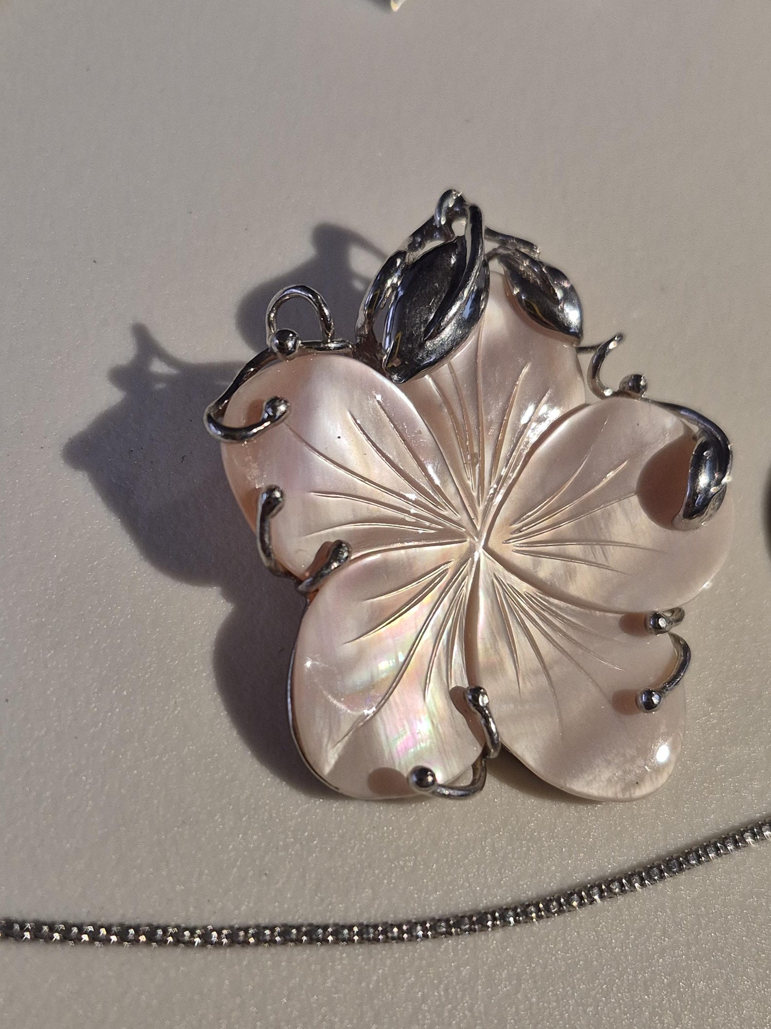 Pretty Carved Pink Muscle Shell Flower Pendant Necklace Sterling Silver ...