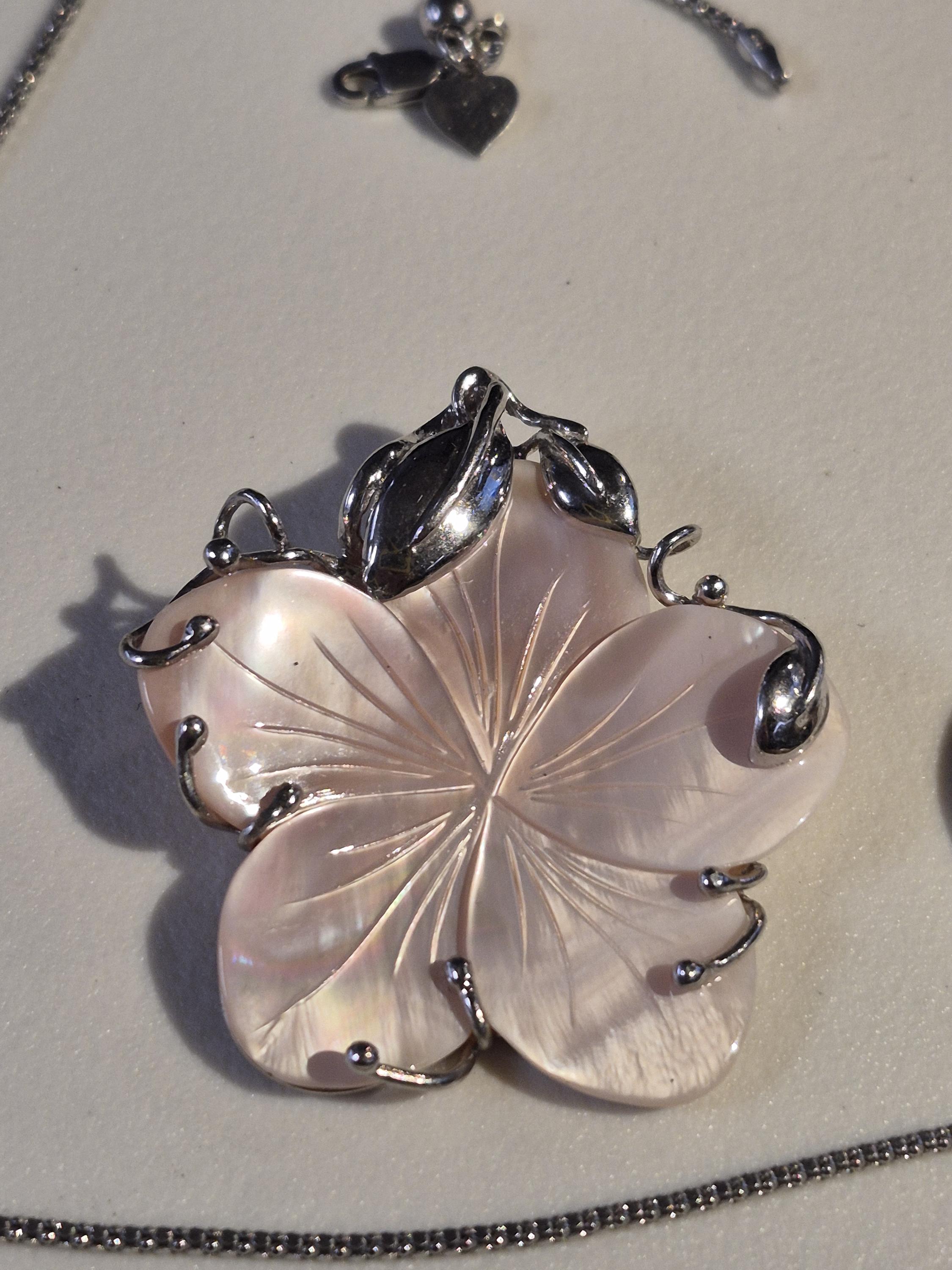 Pretty Carved Pink Muscle Shell Flower Pendant Necklace Sterling Silver ...