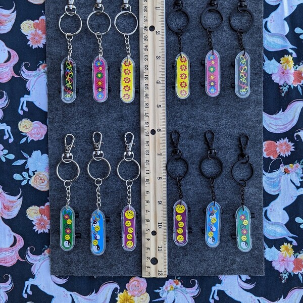Skateboard Keychain - Etsy
