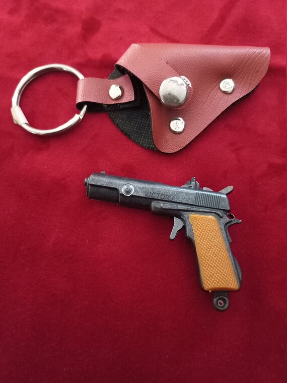VICTORY pistol keychain - Gem