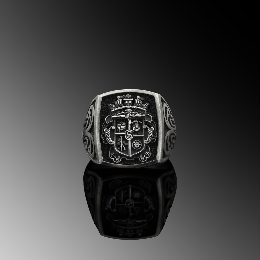Family Crest & Coat of Arms Signet Ring, Custom Silver Rings for Men ...