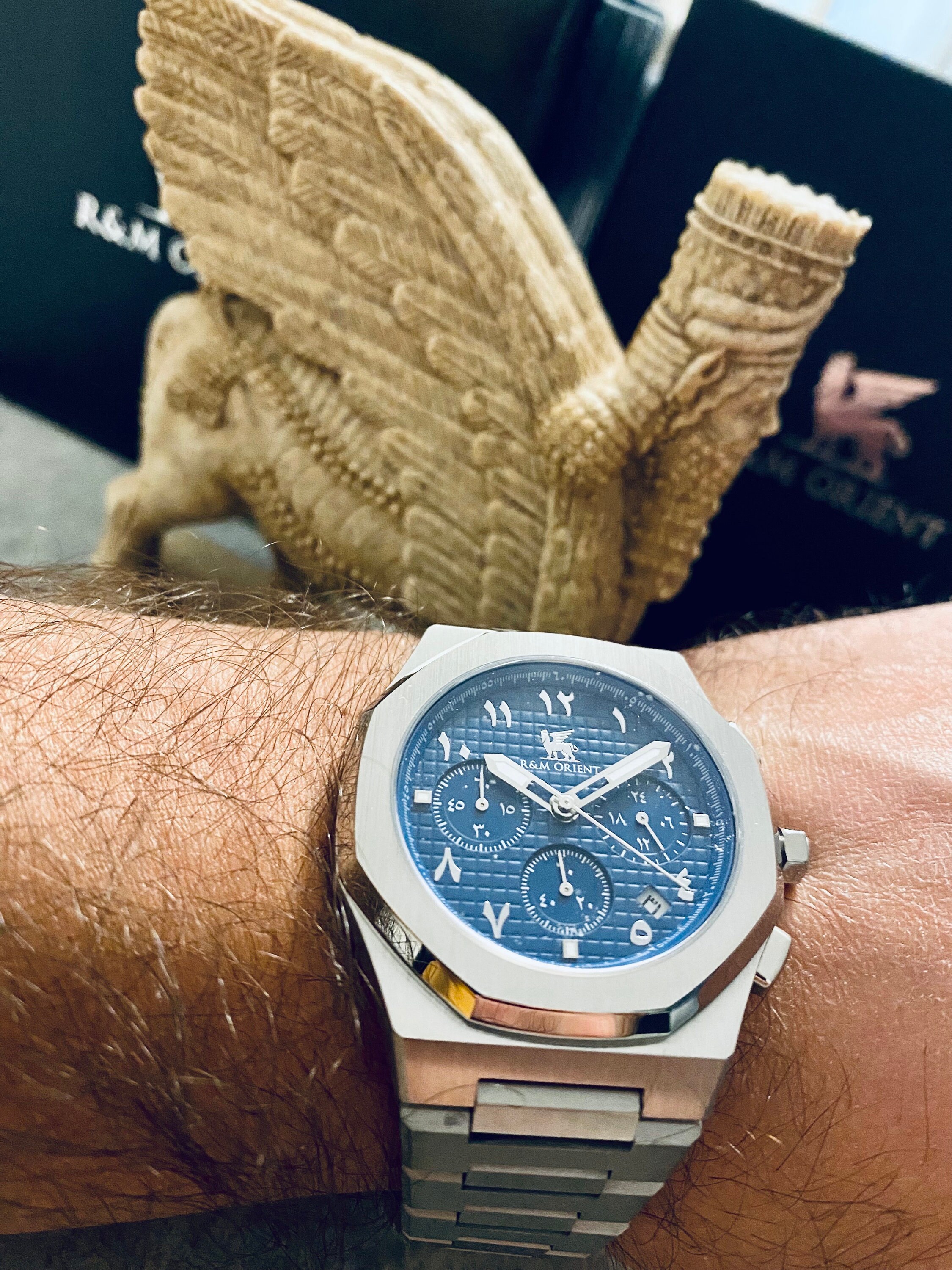 Herrenuhr mit arabischen Ziffern Edelstahl Analog Quarz Saphirglas ...