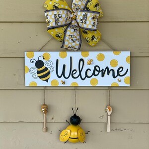 Bee Welcome Sign With Bow – Hanging Bumblebee Porch Sign – Summer ...