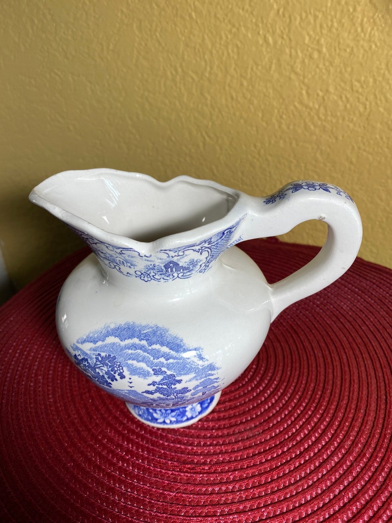 China Teapot Blue and White Blue Willow Pattern Teapot Floral Cachepot ...