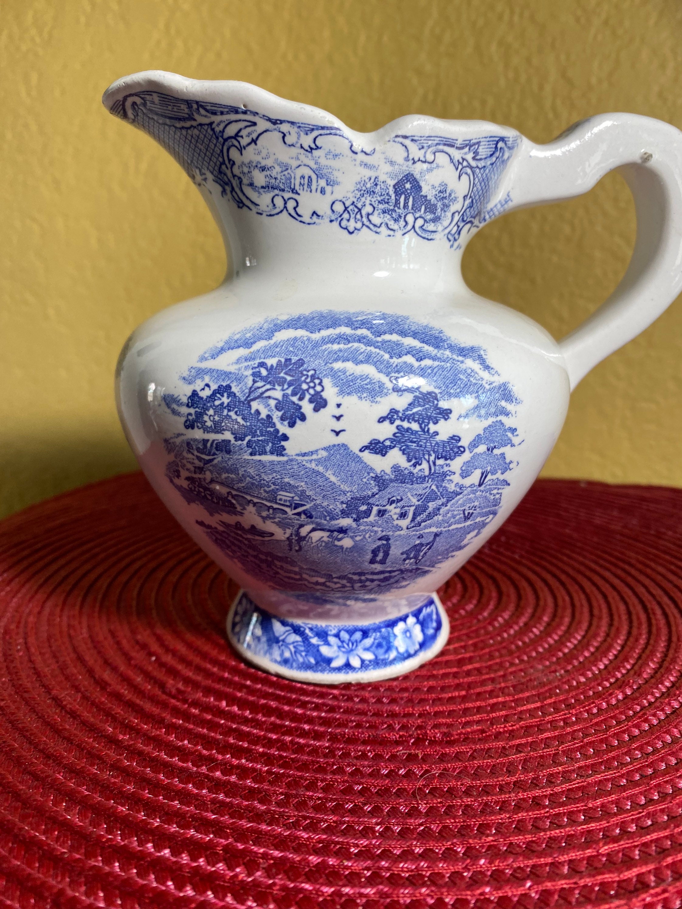 China Teapot Blue and White Blue Willow Pattern Teapot Floral Cachepot ...