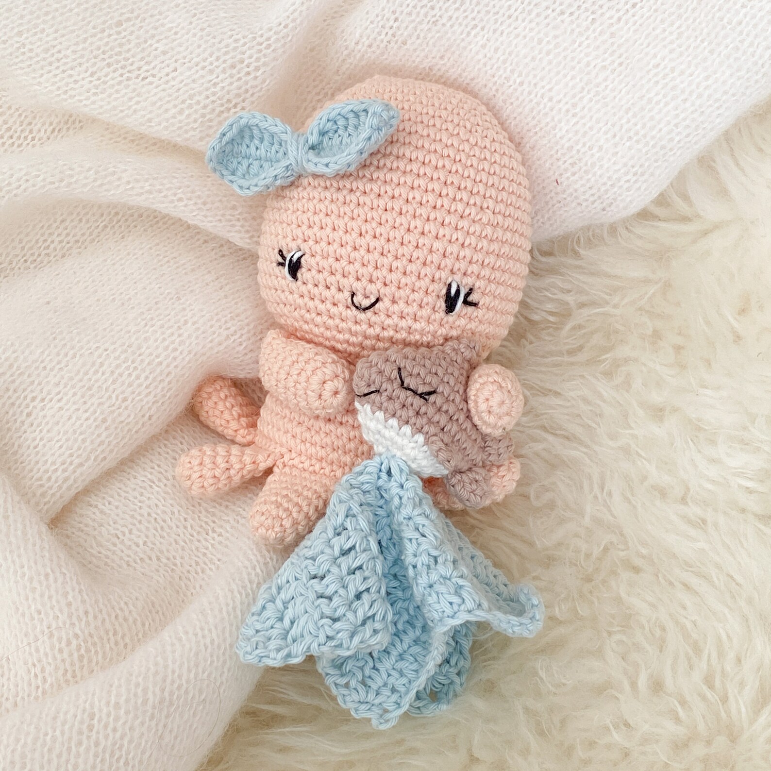 Delphine and Daphné, the Little Octopus Babies With Their Shark-blankie ...