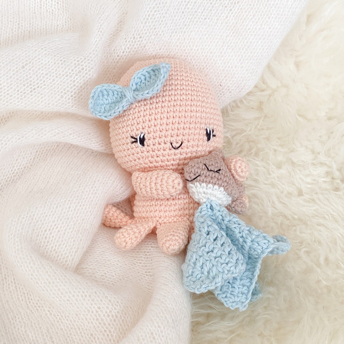 Delphine and Daphné, the Little Octopus Babies With Their Shark-blankie ...