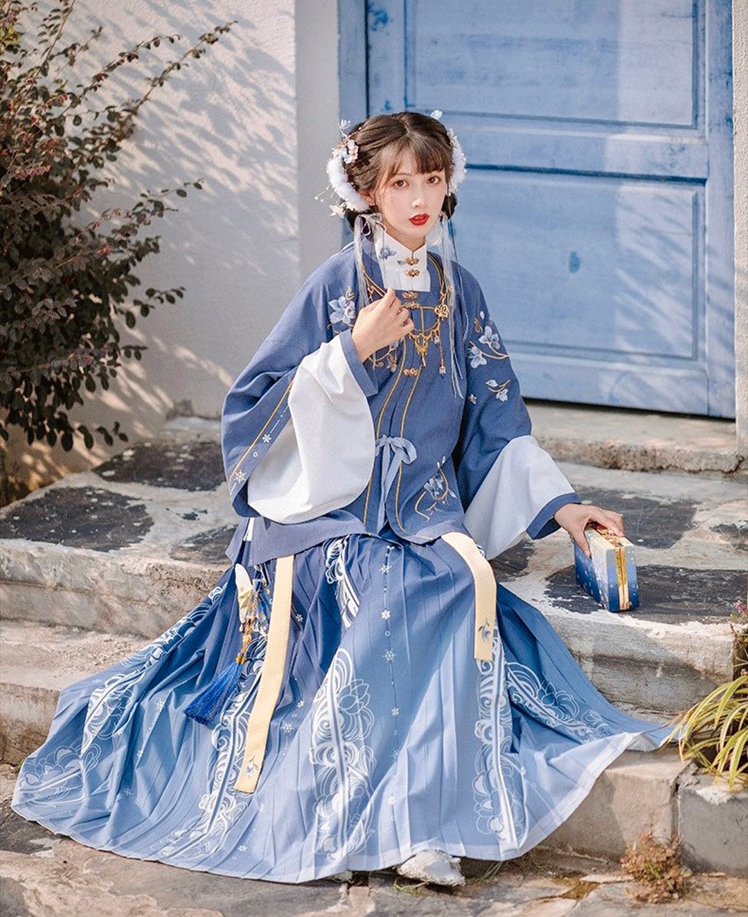 Swedish Sky Blue Solid Colored Chinese Embroidery Dress Three-set ...