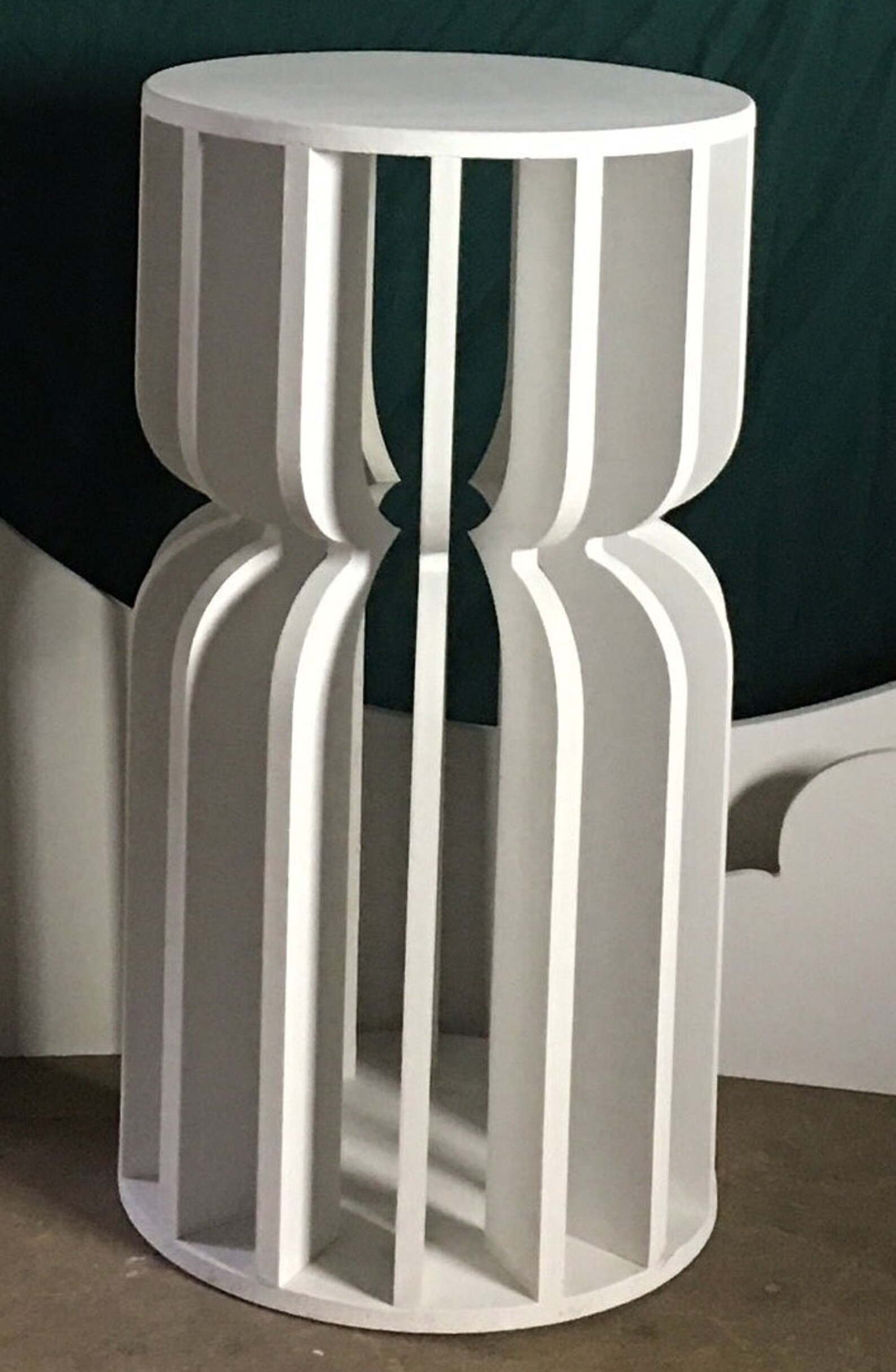 Round 3D Slatwall Plinth Table Display Table Pick up and Shipping - Etsy