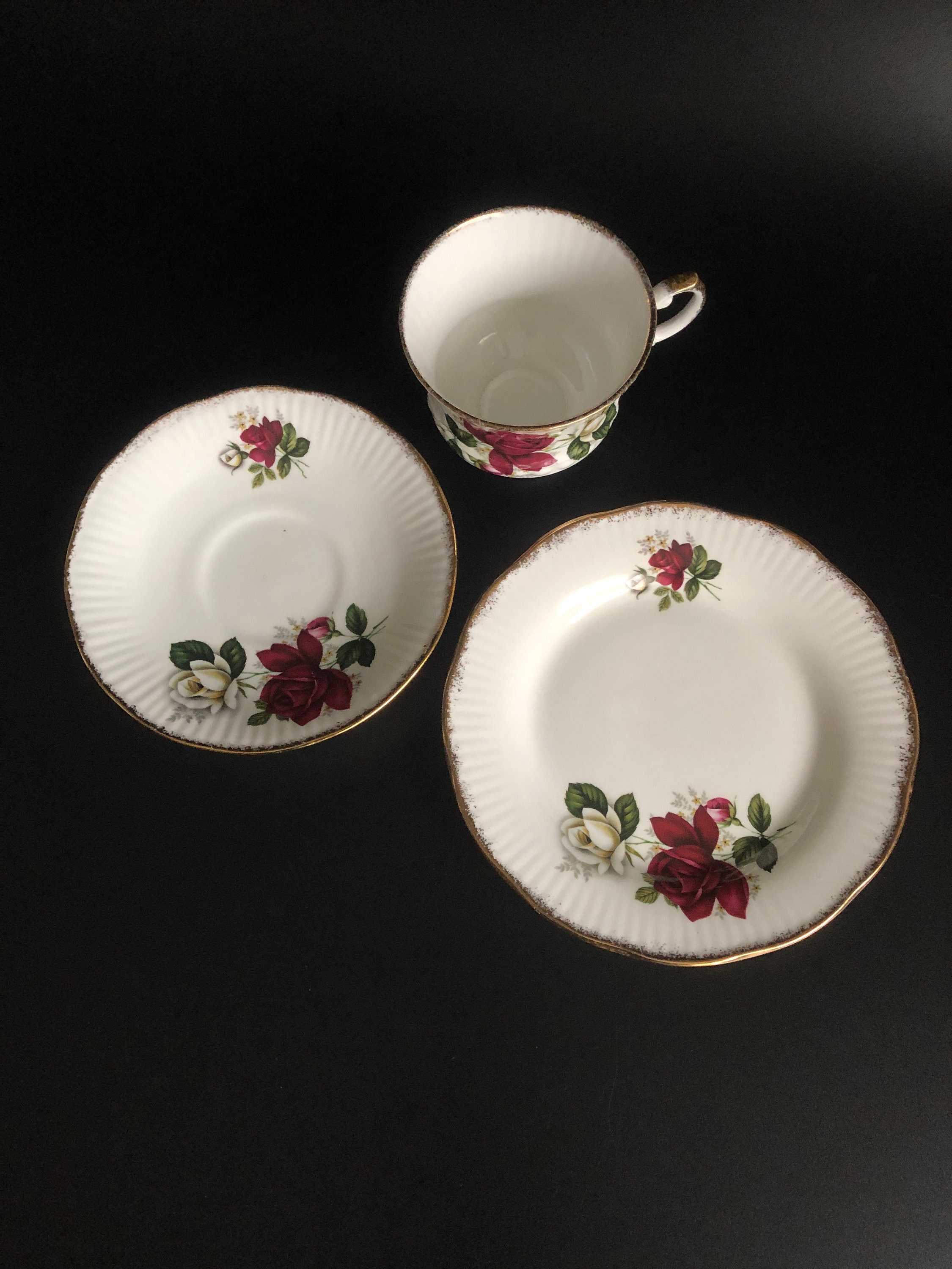 Vintage 1970's Crown Makers Mark Red and White Rose Pattern Tea Cups ...