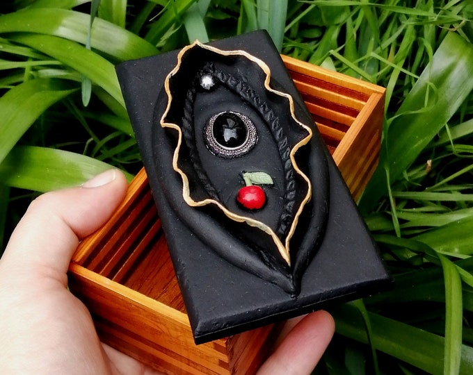 Pandora's Box. Scrying Mirror Yoni Altar Box. Hand Sculpted in Clay on ...
