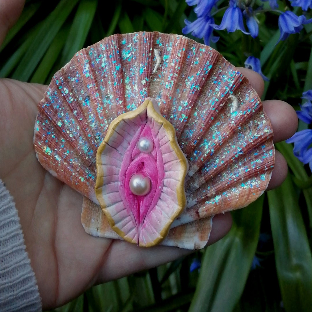 Shell Goddess Altar Decor. Hand Sculpted Clay Yoni on a Vintage Shell ...