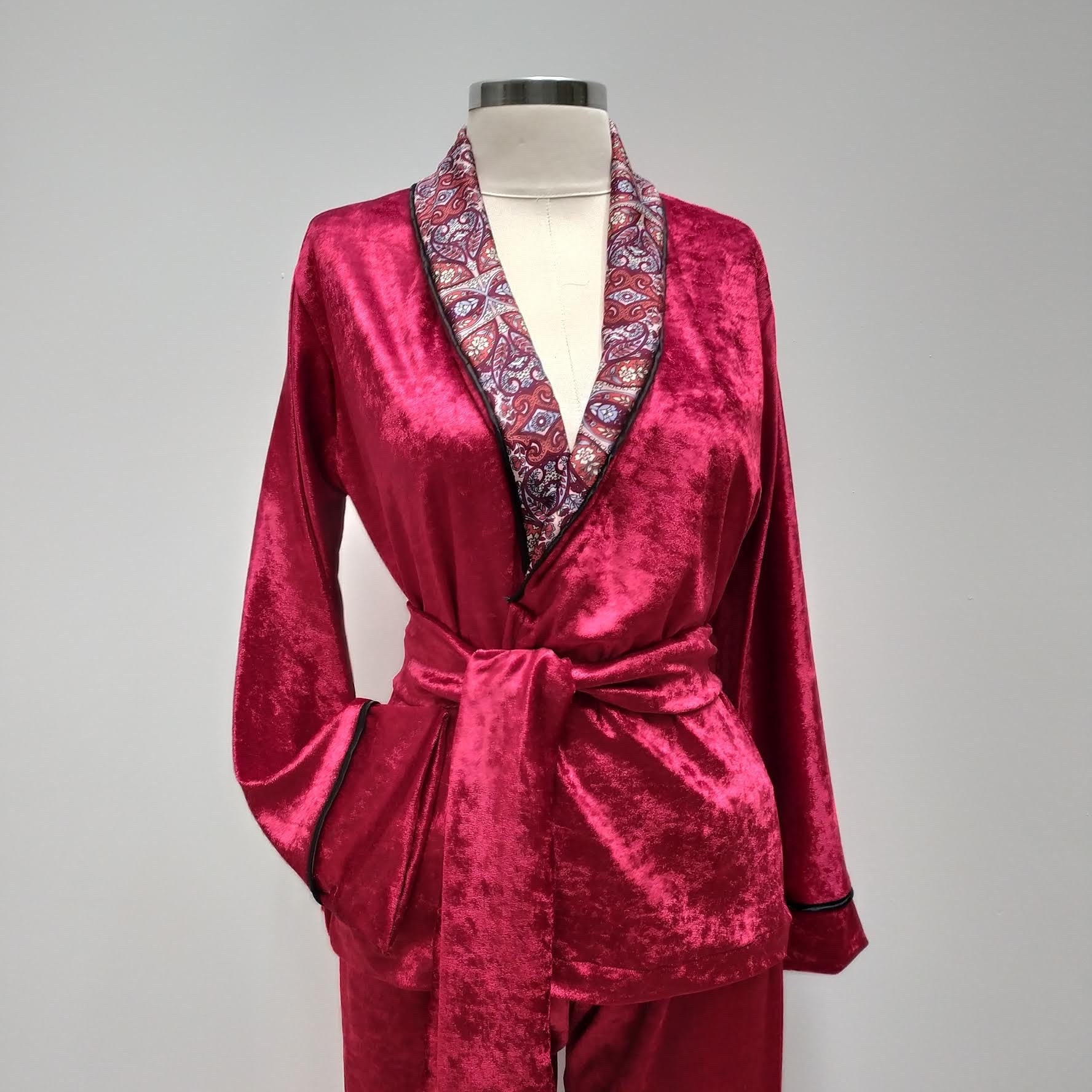 Valentines Day Red Velvet Pyjamas Set , Love Gift Red Pyjamas Women ...