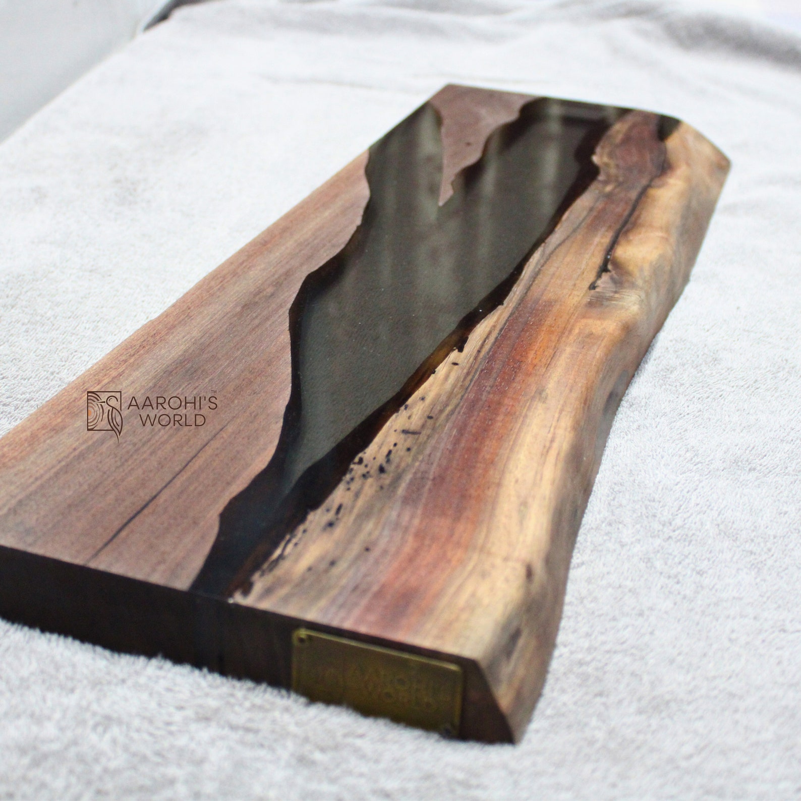 Wall Shelf of Epoxy Resin and Walnut Wood, Floating Wall Shelf - Etsy UK