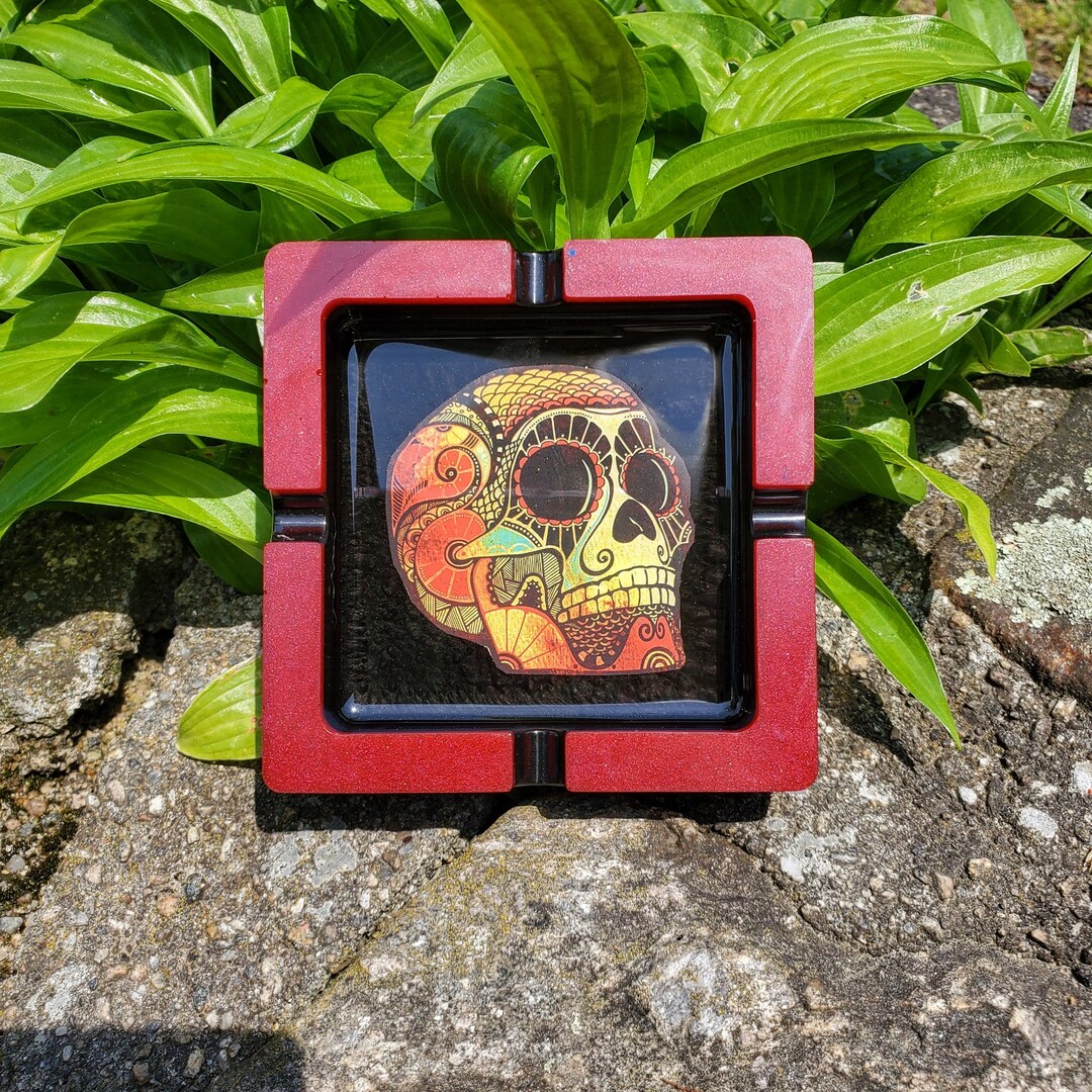 Red Rimmed Psychedelic Trippy Skull Ashtray - Etsy