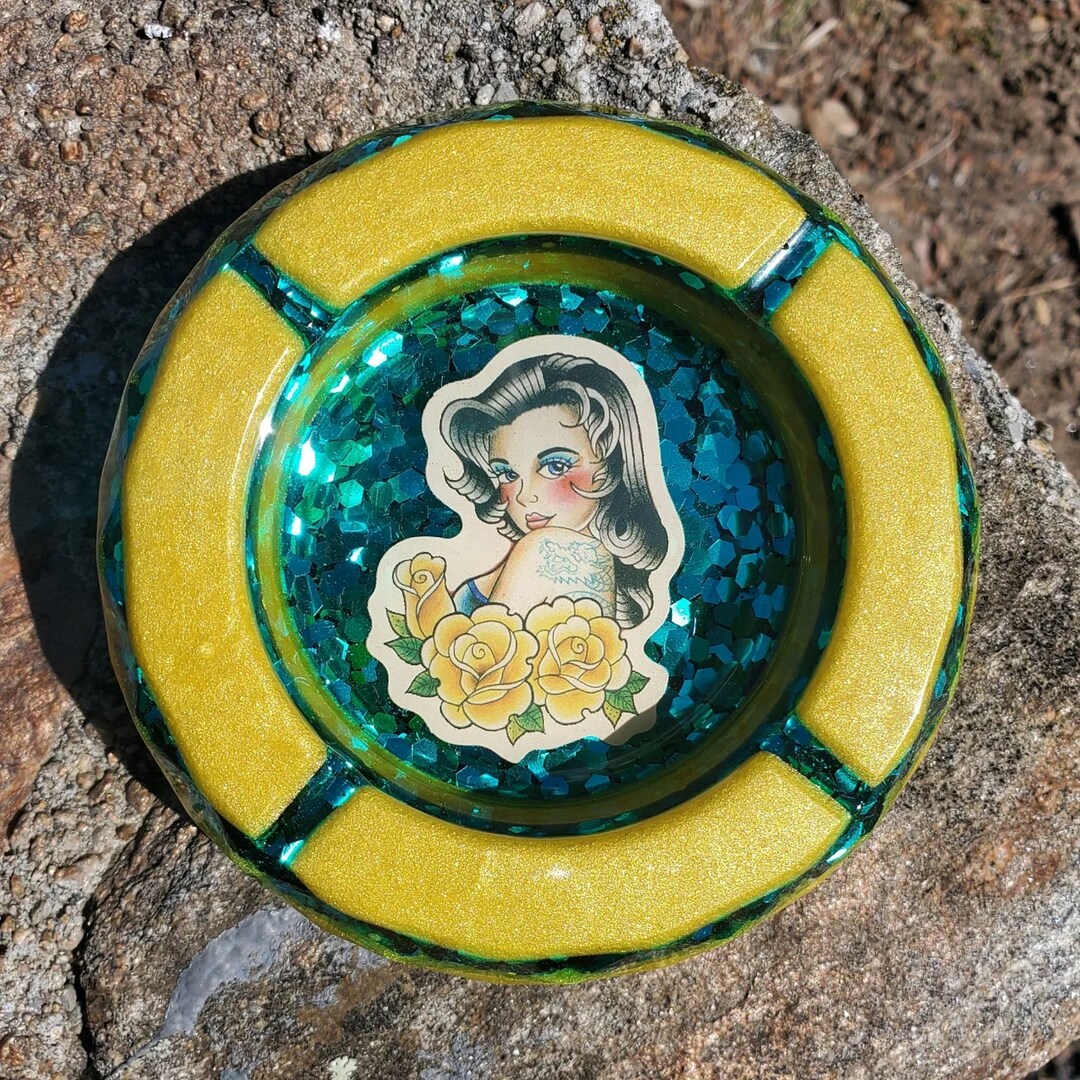 Round Traditional Pin up Girl Ashtray - Etsy