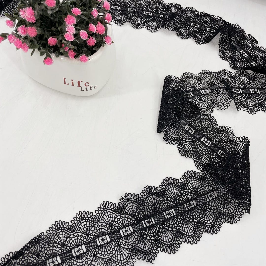 Black Scalloped Wide Netted Trim - Vintage Sewing Fabric Edge - Border ...