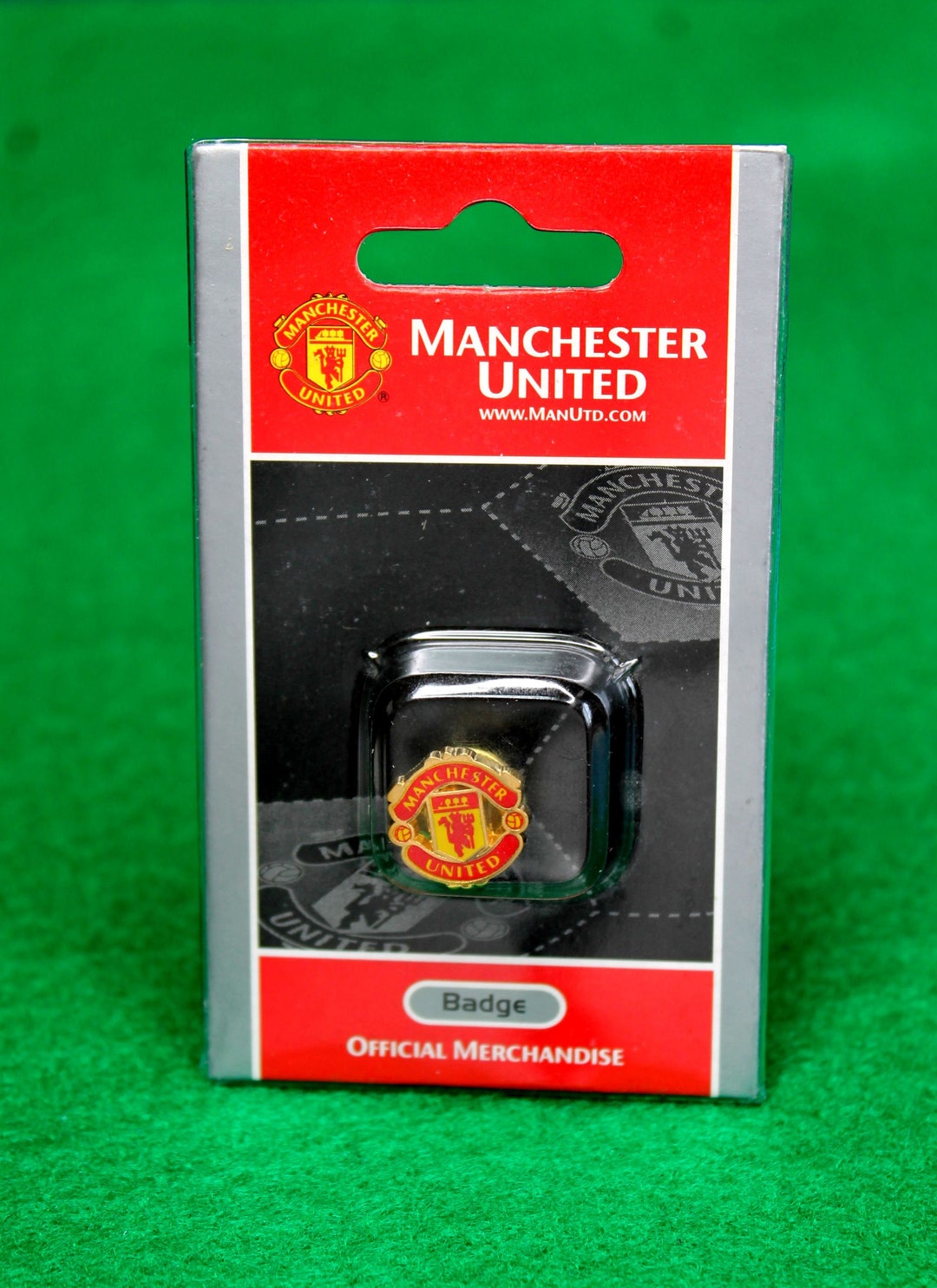 Manchester United Football / Soccer Club Logo Pin Badge in - Etsy