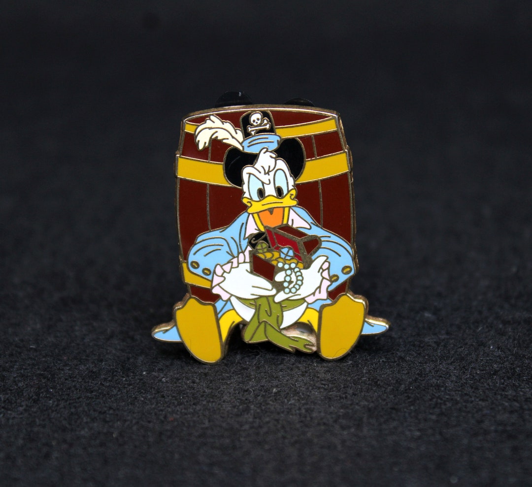 Disney Pirates of the Caribbean Pirate Donald Duck Metal Collectors Pin ...