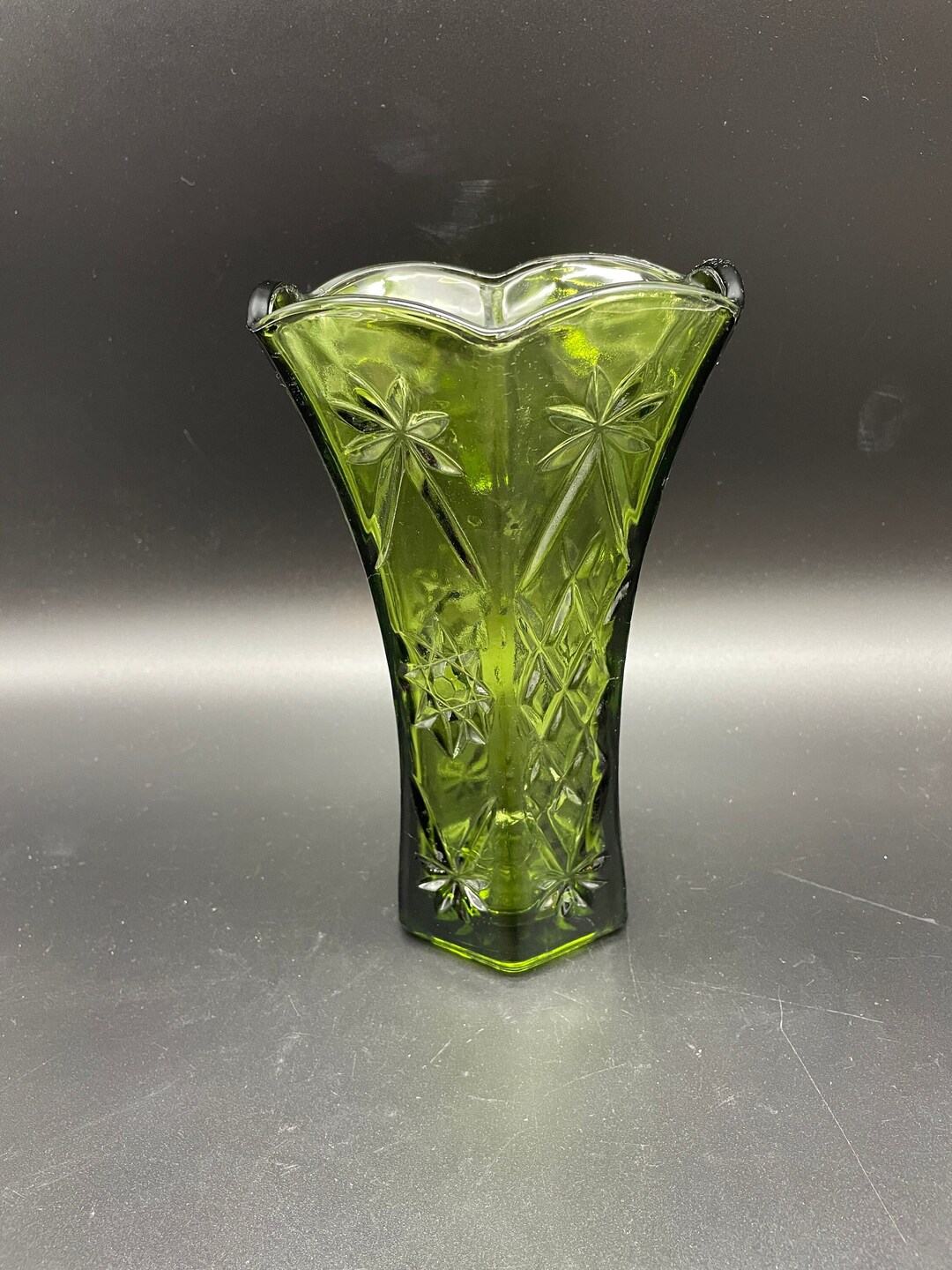 1950s MCM Green Glass Star Pattern 6 Panel Vase by Anchor - Etsy