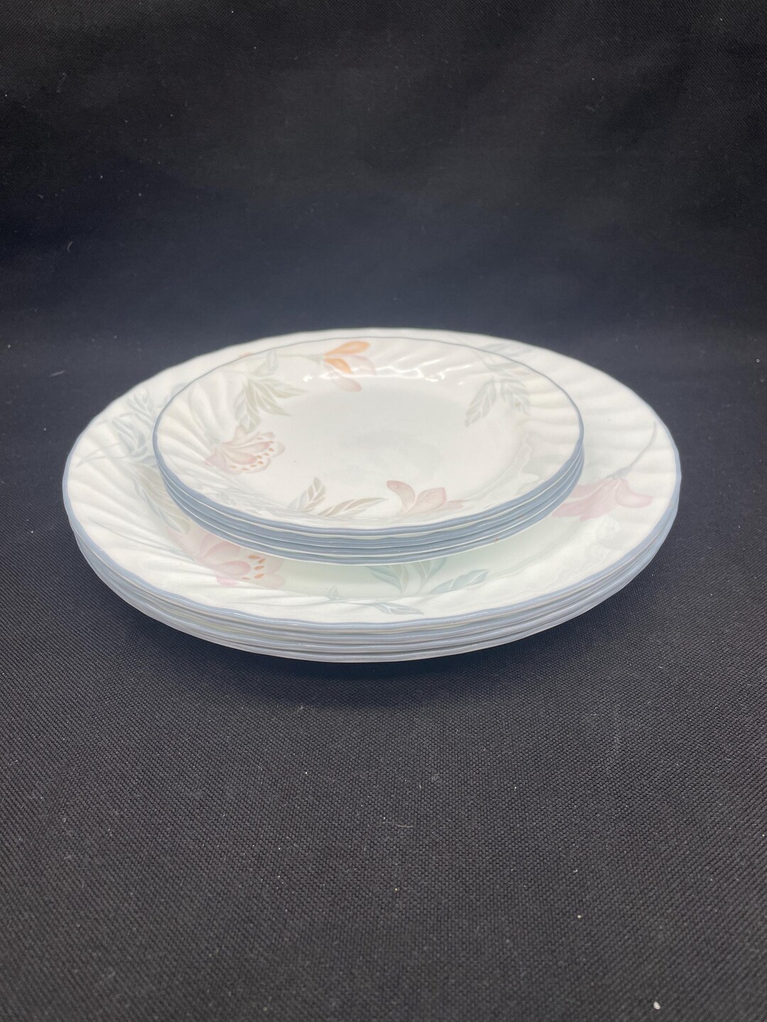 Corelle Pink Trio Set of 4 Dinner Plates 10.25" and 4 Bread and Butter ...