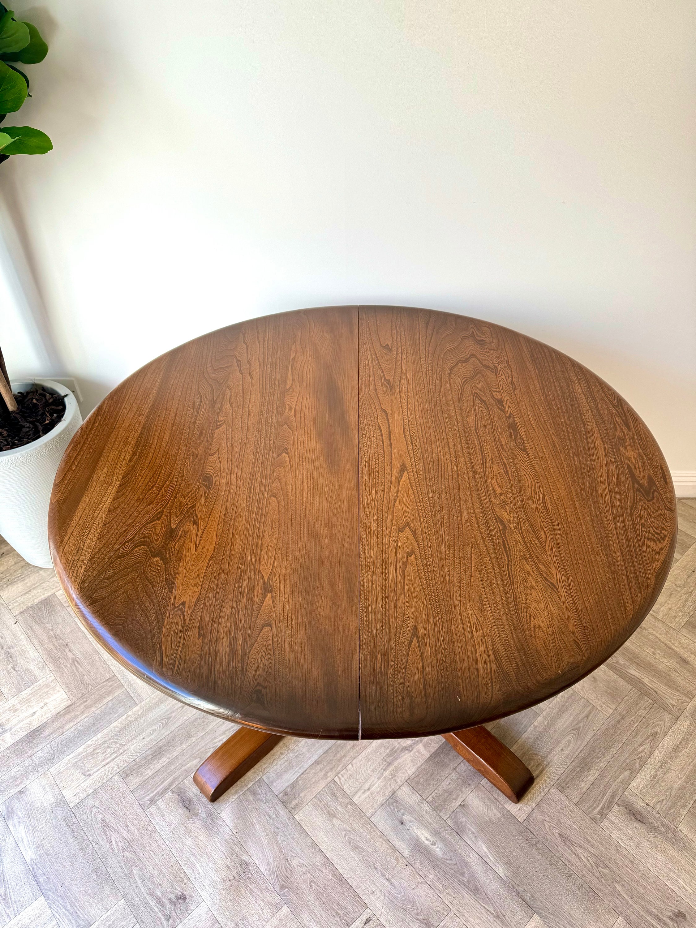 Vintage Ercol Round Extending Pedestal Dining Table Golden Dawn Finish ...