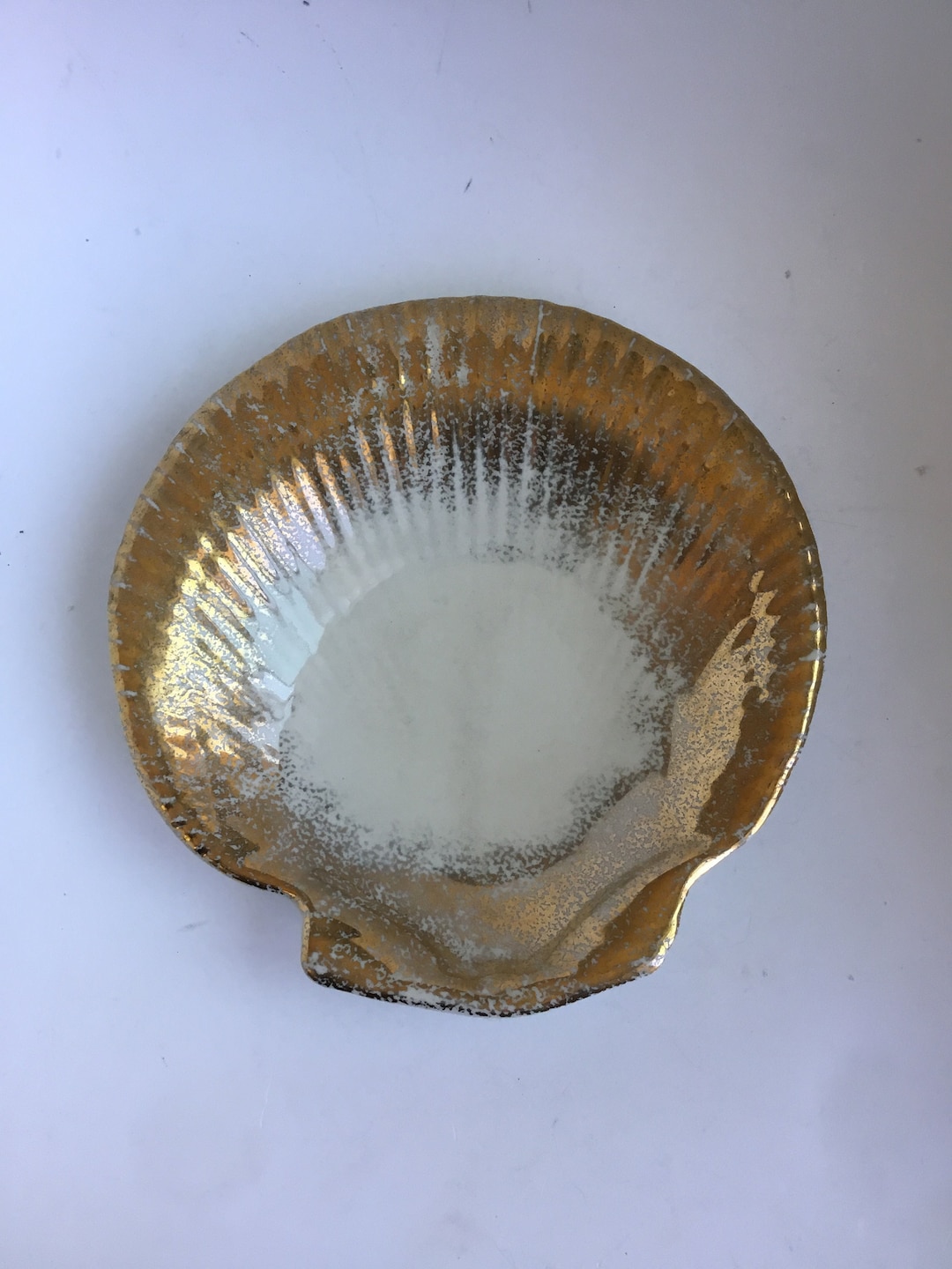 Mid Sized Ceramic Shell Shaped Gold Embellished Trinket Dish. Vintage ...