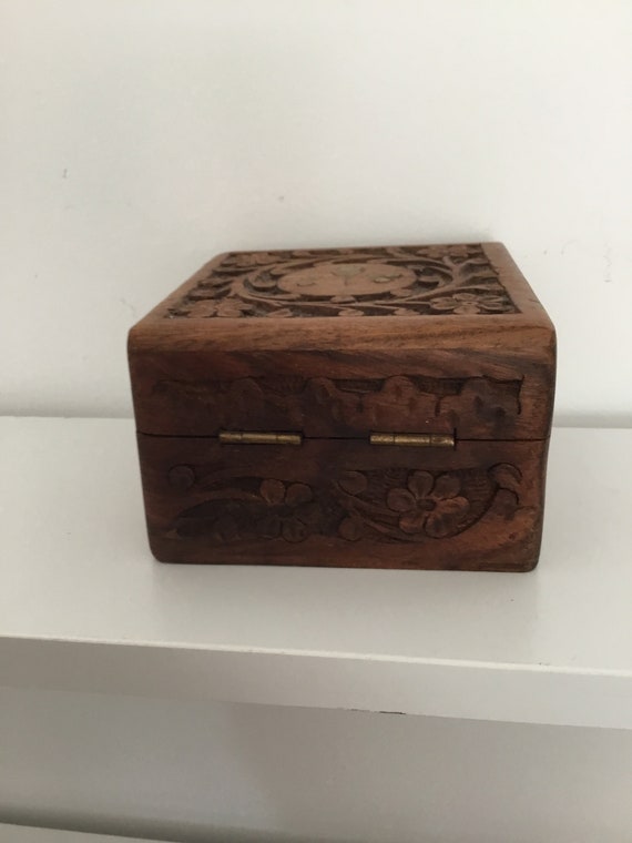 Small Square Sheesham Wood Trinket Box With Brass Inl Gem