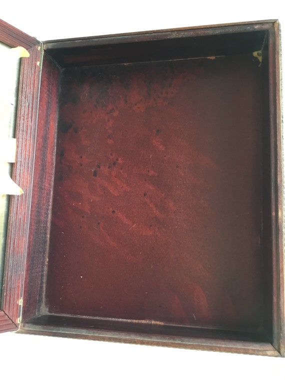 Very old large wooden keepsake box. Vintage wooden ke… - Gem