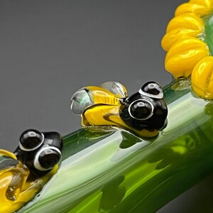 Sunflower Glass Pipe - Girly Bee Pipes - Beautiful Girly Pipe - Cute ...