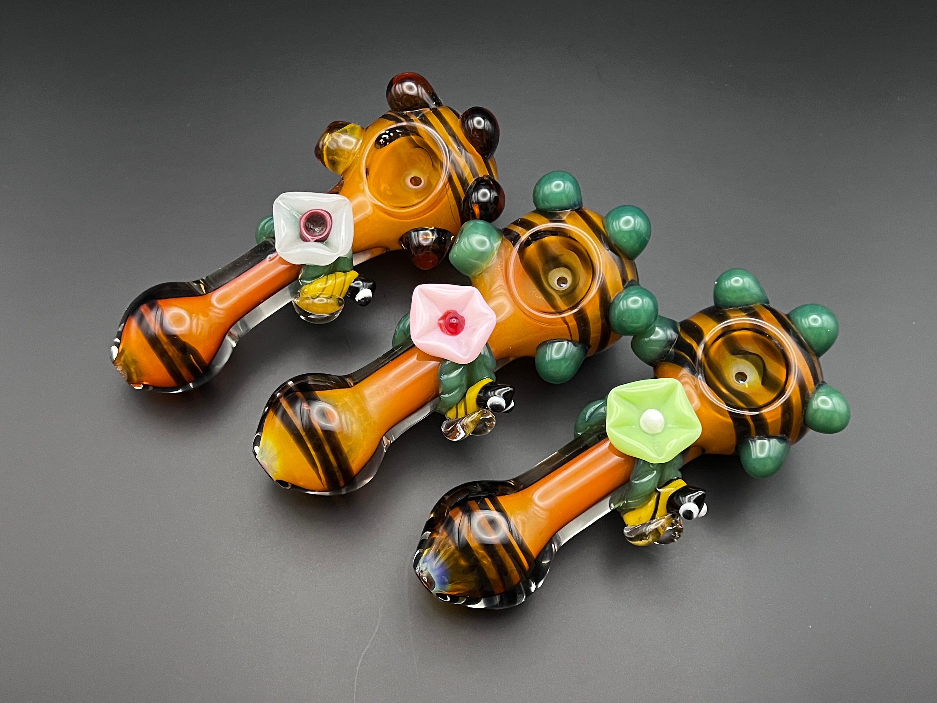 Flower Glass Pipe Girly Bee Pipes Beautiful Girly Pipe - Etsy