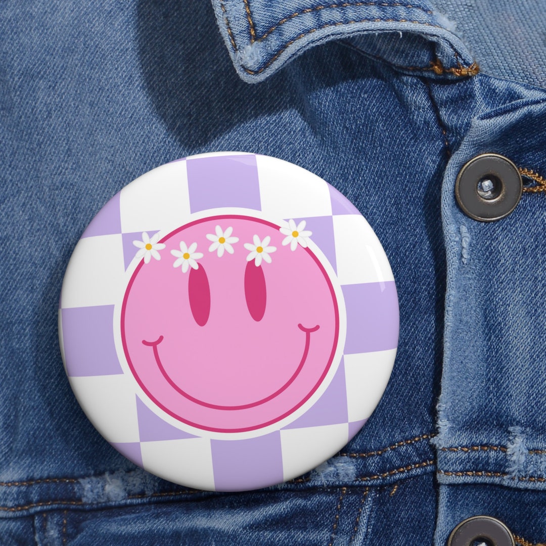 Daisy Crown Smiley Face on Cool Lavender Checkerboard 3 Button Pin - Etsy