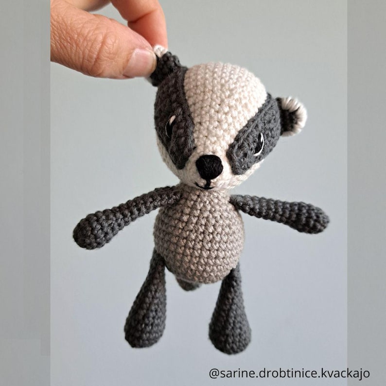 Badger Crochet Pattern (PDF Pattern) / Grävling Virkmönster - Etsy