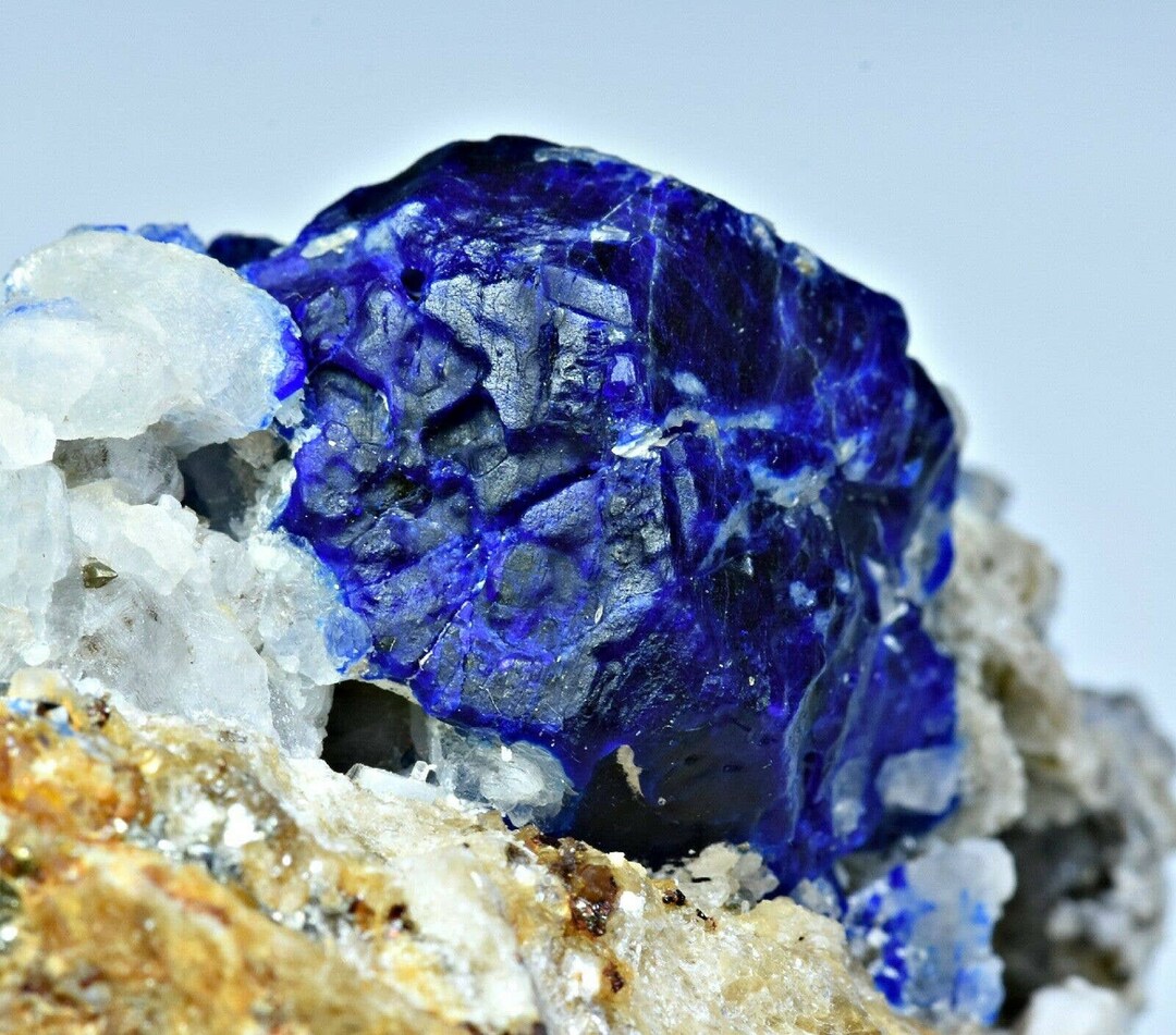 377g Rare Fluorescent Hauyne Crystal Specimen W/ Gonnardite Pyrite ...