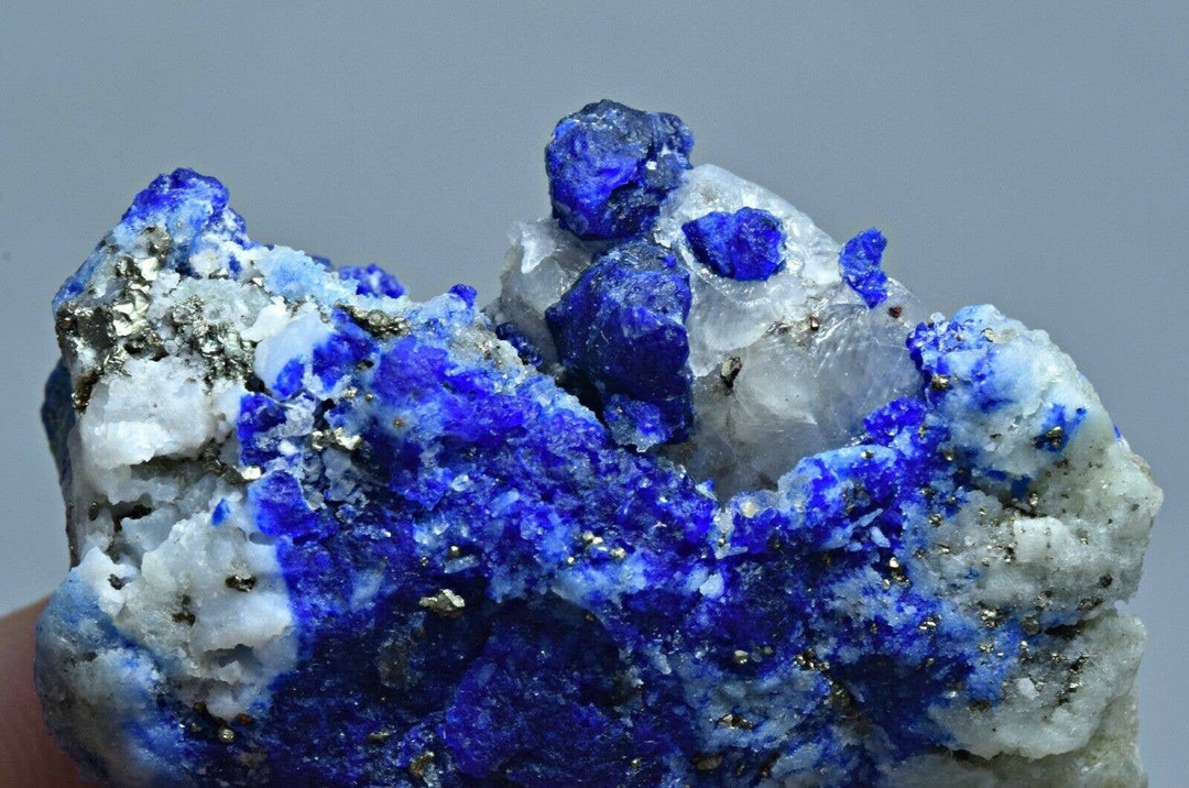 199 Carat Rare Hauyne Crystals With Fluorescent Phlogopite, Pyrite and ...