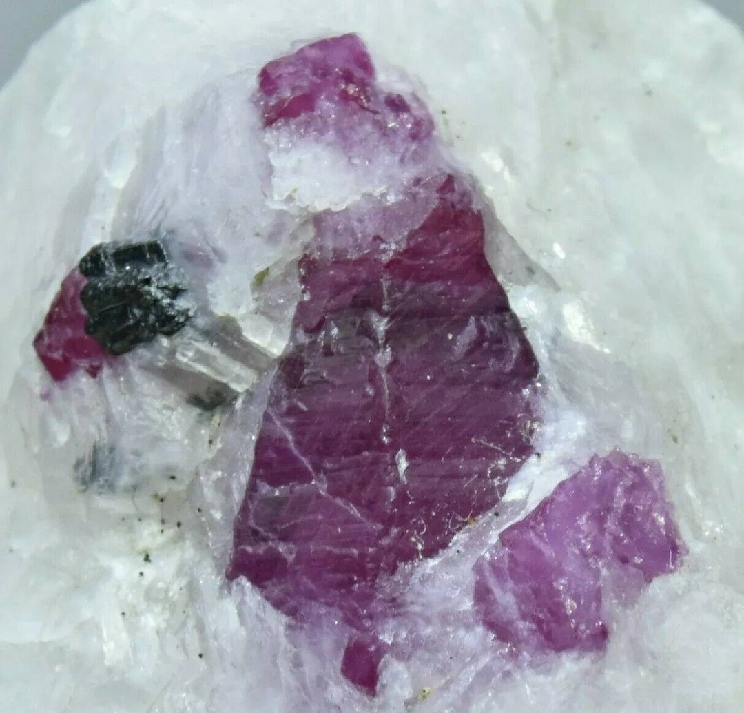 138 CT Top Red Color Ruby Crystal Combined With Mica on Matrix From ...