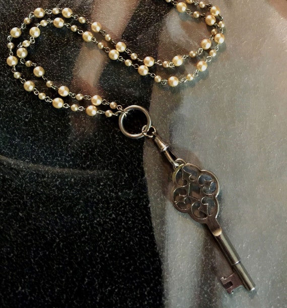 Gothic Victorian Skeleton Key Necklace - Gem