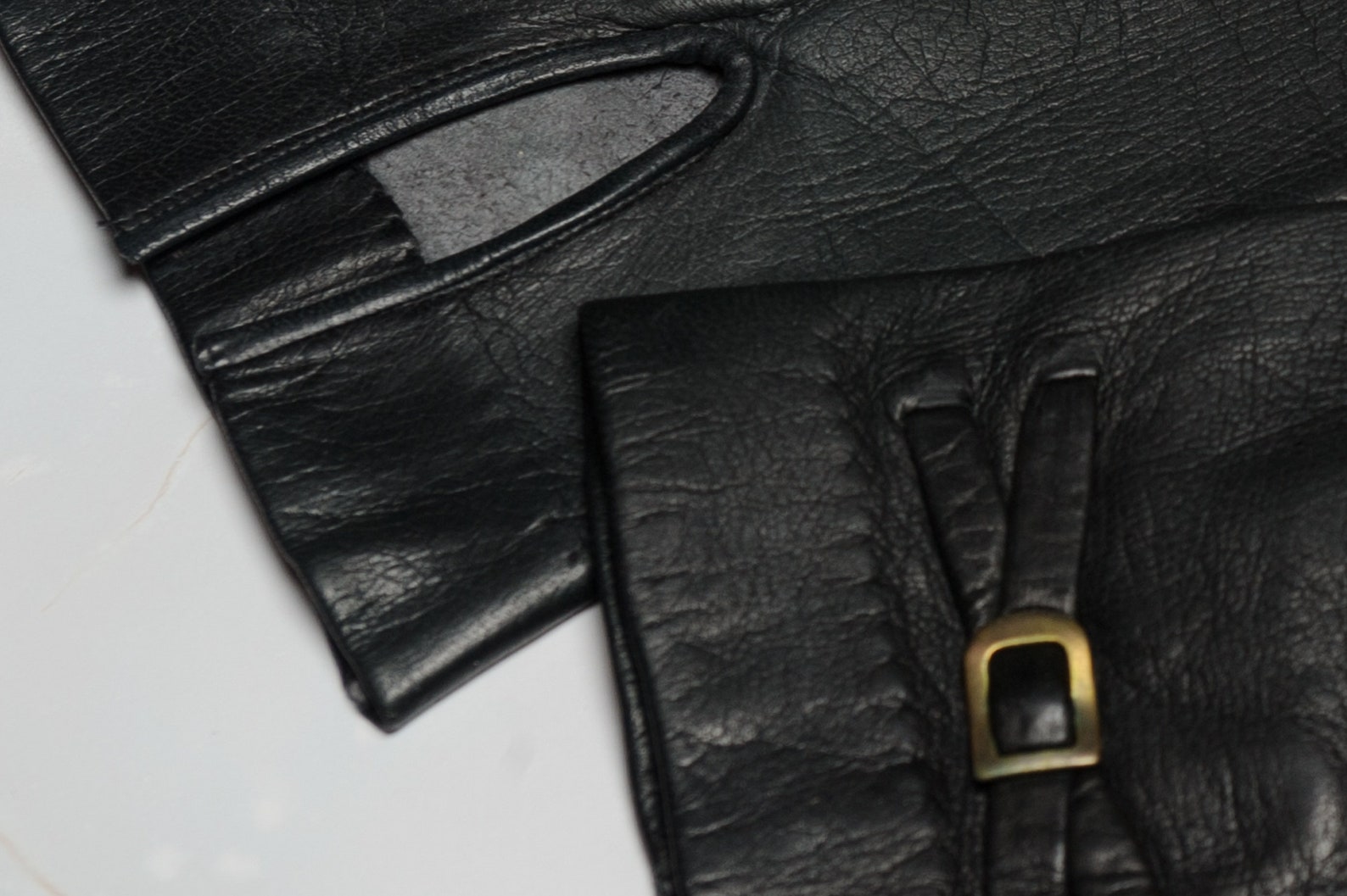 Extra-small Vintage Leather Gloves - Buckle Detail - Colour: Black ...