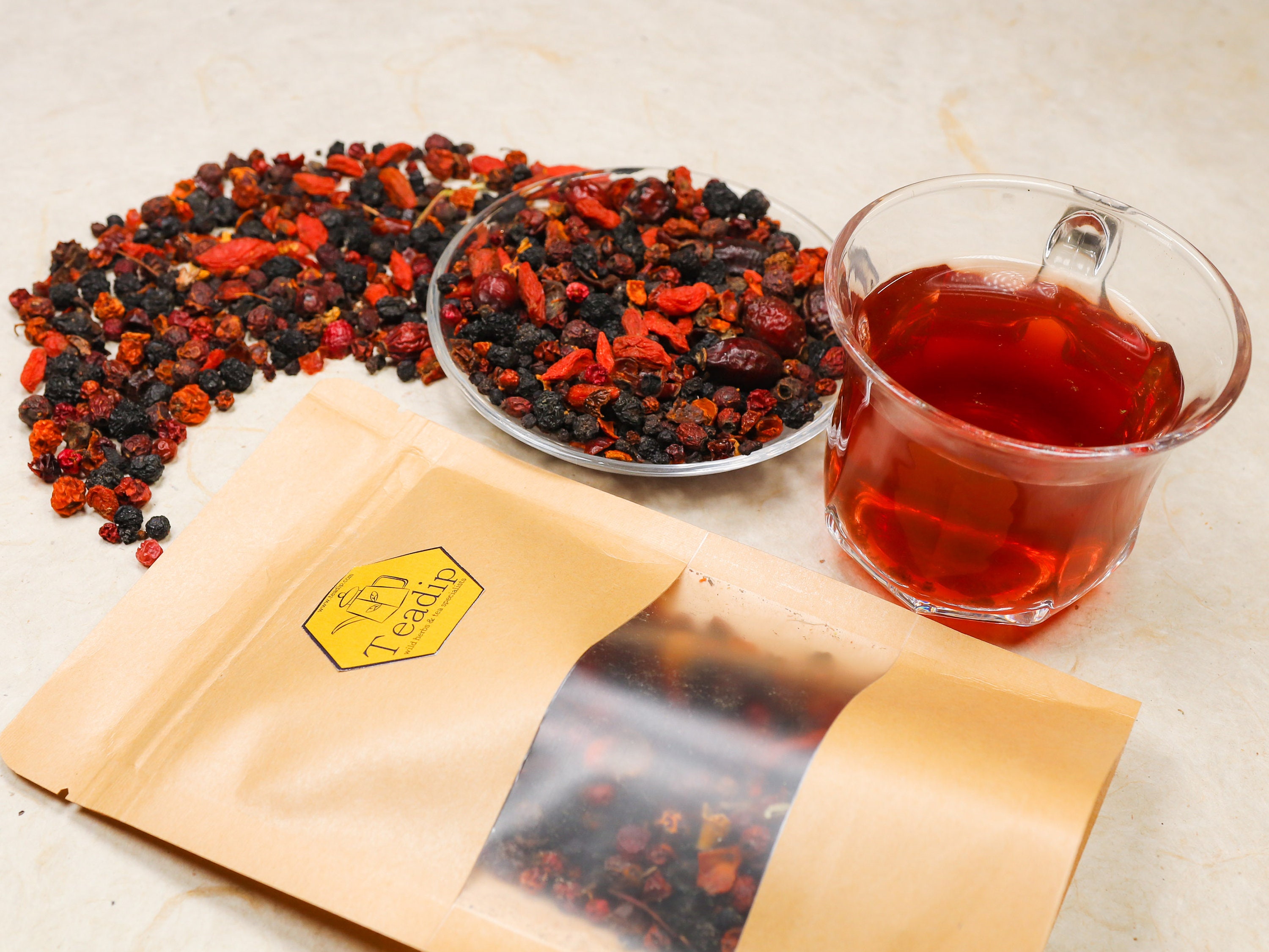 Mountain Harvest Herbal Fruit & Wild Berry Immuni Tea: Vitamins A, B, C ...