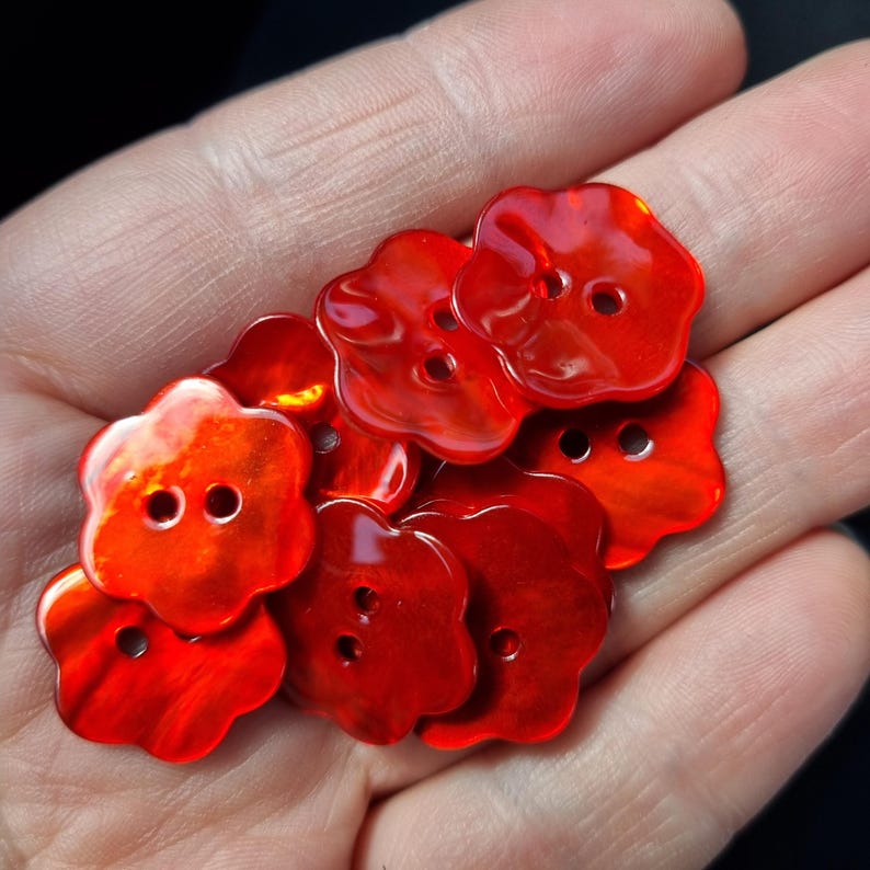 Flower Shaped Mother of Pearl Buttons With Lacquer Finish. Multiple ...