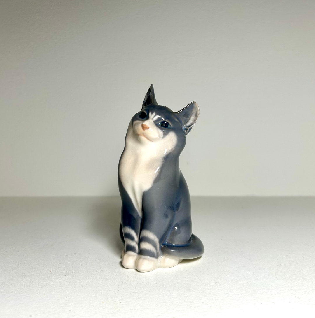 RC Royal Copenhagen Denmark Porcelain Figurine Cat 1803 Designed by A ...