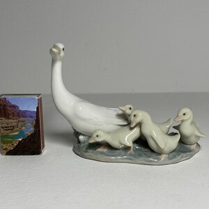LLADRO Porcelain Figurine Mother Duck and Ducklings 9 Cm Tall - Etsy