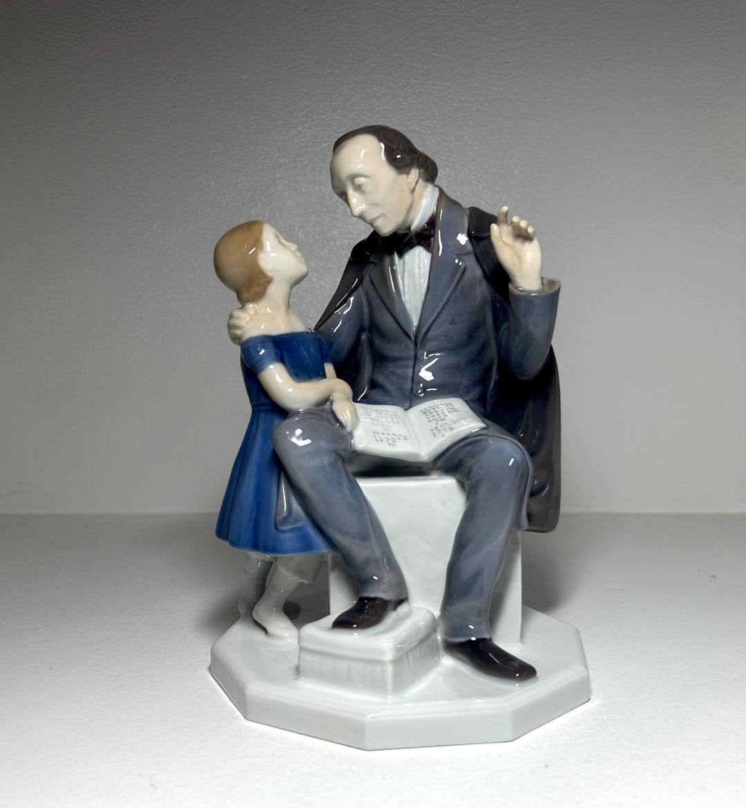 BG Bing & Grøndahl Large Figurine Hans Christian Andersen Telling His ...