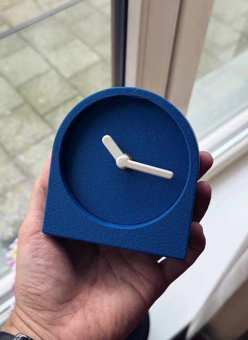 Minimalist 3d-printed Desktop Clock Custom Colors Modern Decor ...