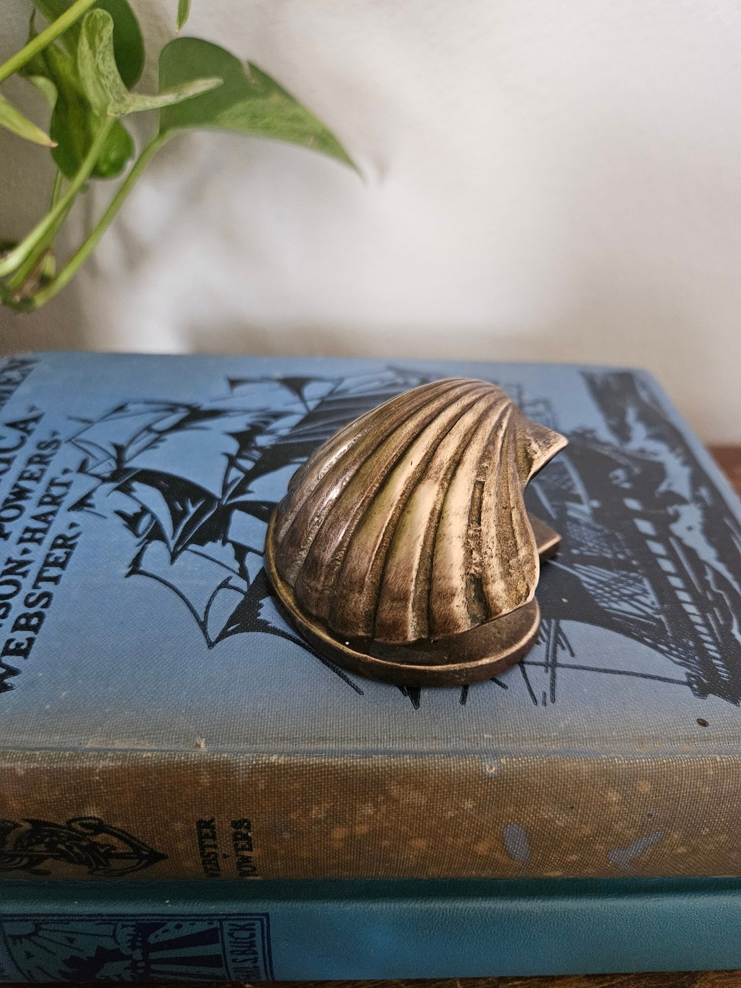 Vintage Brass Sea Shell Paper Clip / Card Holder - Etsy